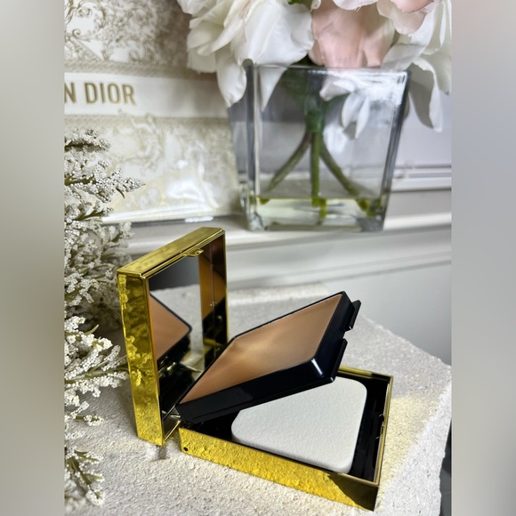 Elizabeth Arden | Makeup | Nib Elizabeth Arden Flawless Finish Spongeon ...